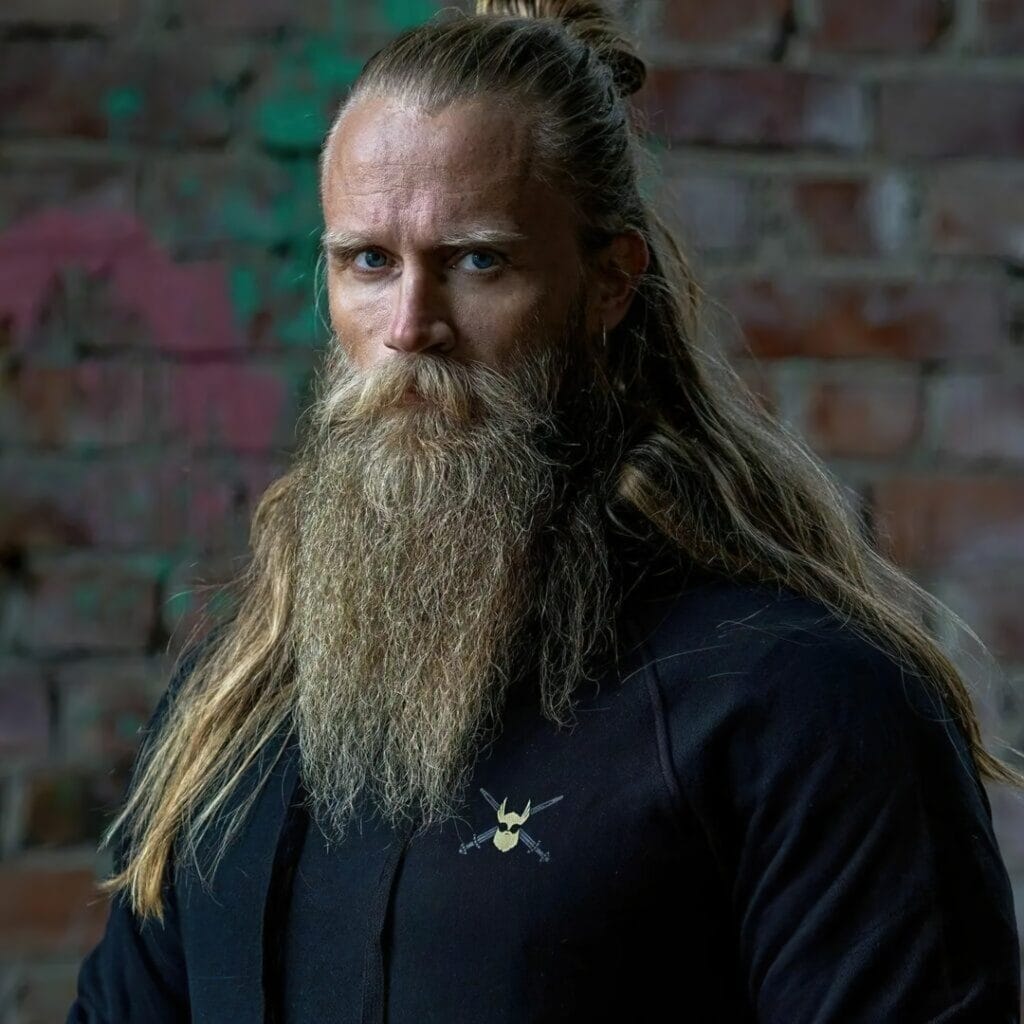 Ultimate Guide Into Curly Beard Styles Care & Maintenance Tips - 2025